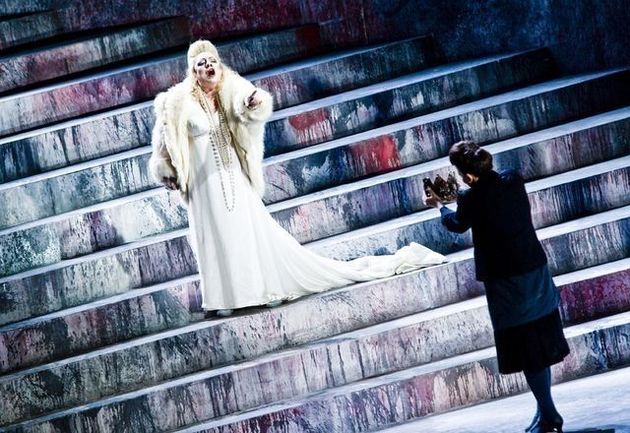 Mother and daughter issues – operatraveller.com